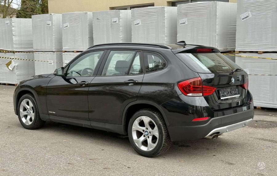 Black BMW X1 2014 in Kedainiai, with an engine capacity of 2.00 L and mileage of 145 thousand km for 8300 €, photo 5 on AUTOMOTO.COM.LV