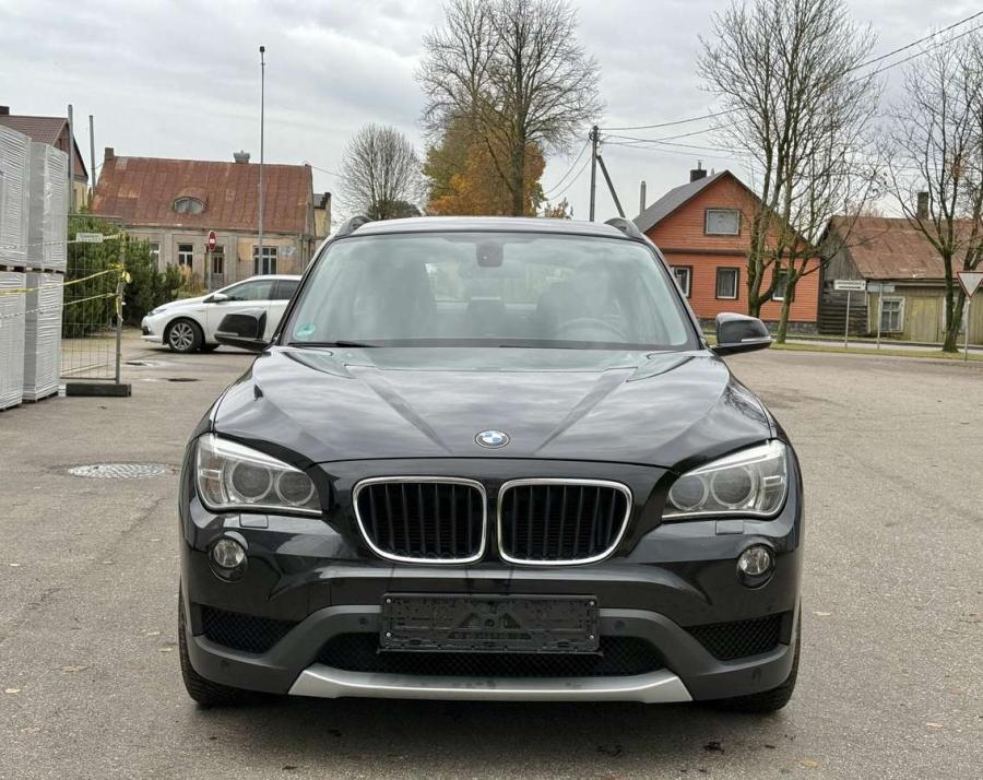Black BMW X1 2014 in Kedainiai, with an engine capacity of 2.00 L and mileage of 145 thousand km for 8300 €, photo 6 on AUTOMOTO.COM.LV