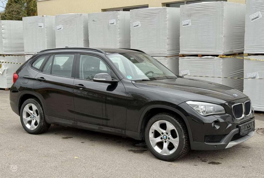 Black BMW X1 2014 in Kedainiai, with an engine capacity of 2.00 L and mileage of 145 thousand km for 8300 €, photo 13 on AUTOMOTO.COM.LV