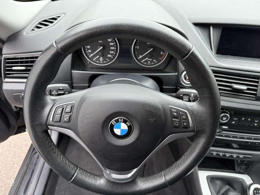 Black BMW X1 2014 in Kedainiai, with an engine capacity of 2.00 L and mileage of 145 thousand km for 8300 €, photo 16 on AUTOMOTO.COM.LV