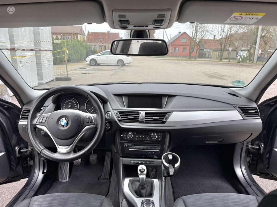 Black BMW X1 2014 in Kedainiai, with an engine capacity of 2.00 L and mileage of 145 thousand km for 8300 €, photo 17 on AUTOMOTO.COM.LV