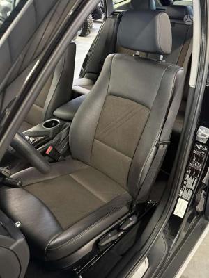 Black BMW X1 2014 in Marijampole, with an engine capacity of 2.00 L and mileage of 266 thousand km for 8999 €, photo 18 on AUTOMOTO.COM.LV