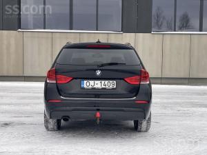 Black BMW X1 2014 in Riga, with an engine capacity of 2.00 L and mileage of 199 thousand km for 12690 €, photo 5 on AUTOMOTO.COM.LV