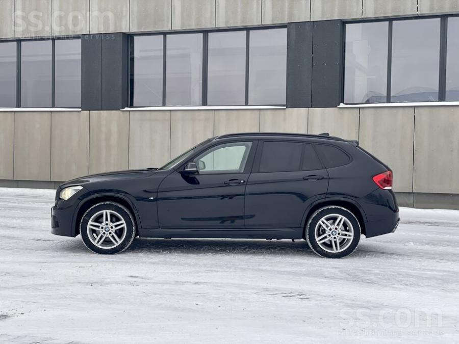 Black BMW X1 2014 in Riga, with an engine capacity of 2.00 L and mileage of 199 thousand km for 12690 €, photo 11 on AUTOMOTO.COM.LV