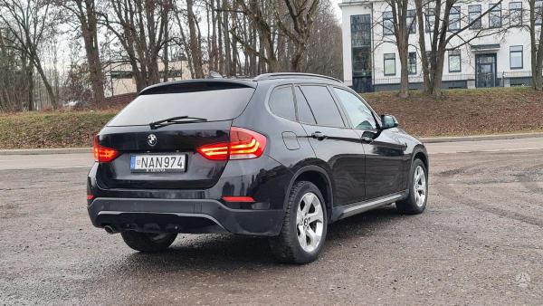 Black BMW X1 2014 in Kaunas, with an engine capacity of 2.00 L and mileage of 305 thousand km for 9500 €, photo 2 on AUTOMOTO.COM.LV