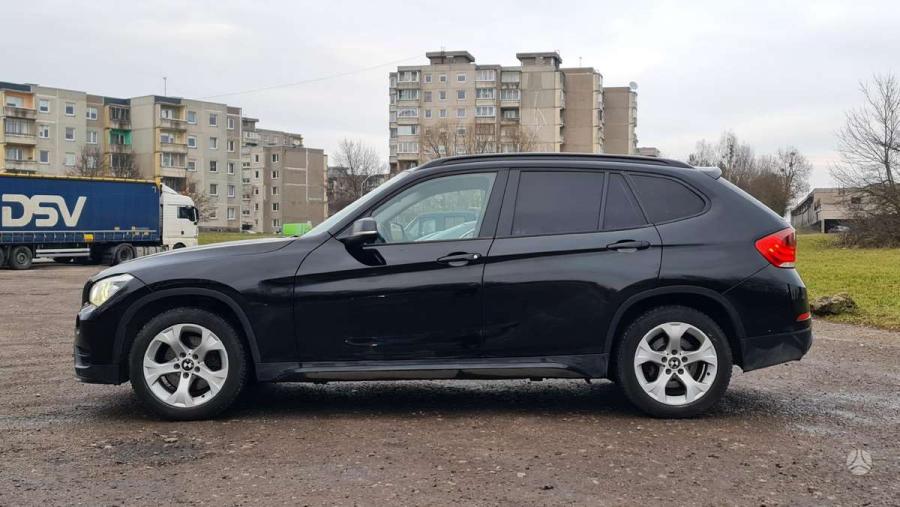 Melns BMW X1 2014 Kauņa, ar dzinēja tilpumu 2.00 L un nobraukumu 305 tūkst. km par 9500 €, foto 4 vietnē AUTOMOTO.COM.LV