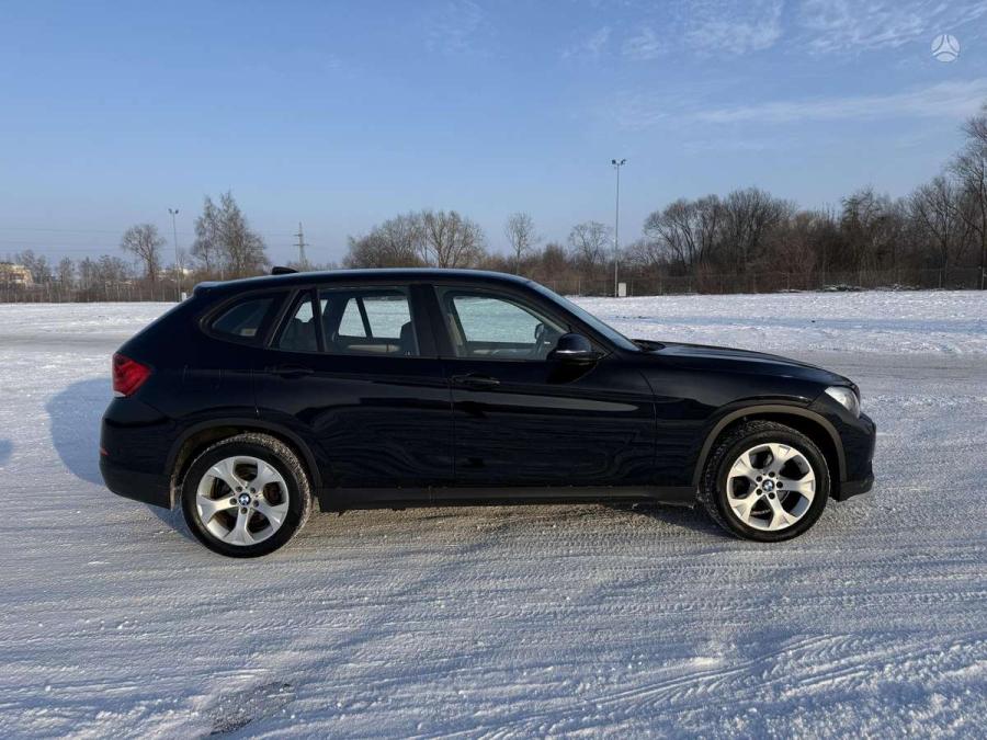 Black BMW X1 2014 in Marijampole, with an engine capacity of 2.00 L and mileage of 210 thousand km for 4850 €, photo 5 on AUTOMOTO.COM.LV