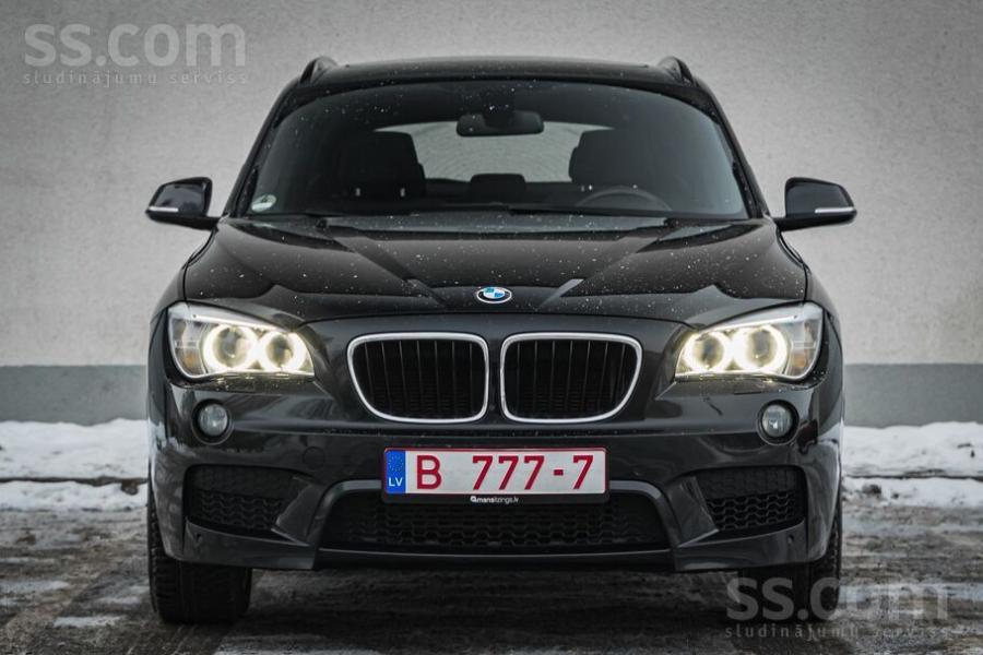 Black BMW X1 2014 in Riga, with an engine capacity of 2.00 L and mileage of 0 thousand km for 13750 €, photo 2 on AUTOMOTO.COM.LV