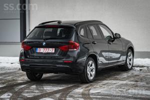 Black BMW X1 2014 in Riga, with an engine capacity of 2.00 L and mileage of 0 thousand km for 13750 €, photo 4 on AUTOMOTO.COM.LV