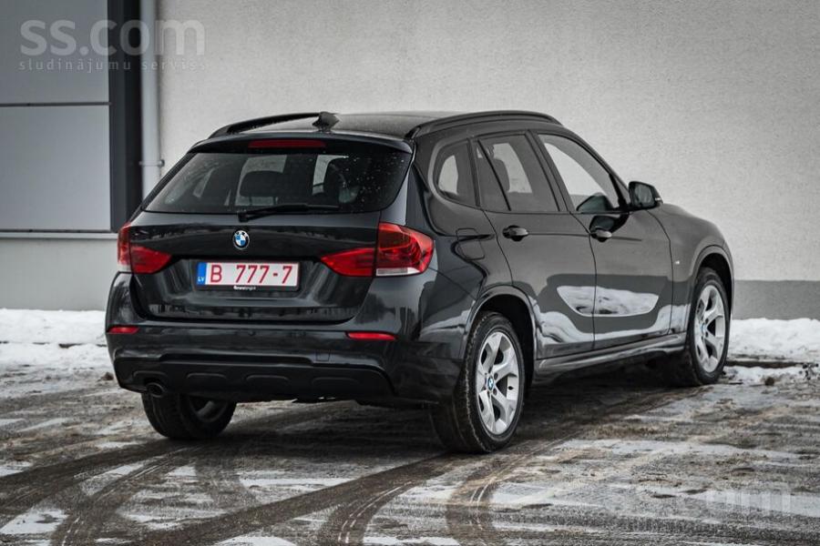Black BMW X1 2014 in Riga, with an engine capacity of 2.00 L and mileage of 0 thousand km for 13750 €, photo 4 on AUTOMOTO.COM.LV