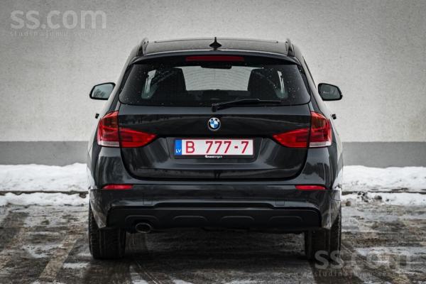 Black BMW X1 2014 in Riga, with an engine capacity of 2.00 L and mileage of 0 thousand km for 13750 €, photo 5 on AUTOMOTO.COM.LV