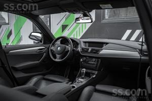 Black BMW X1 2014 in Riga, with an engine capacity of 2.00 L and mileage of 0 thousand km for 13750 €, photo 16 on AUTOMOTO.COM.LV
