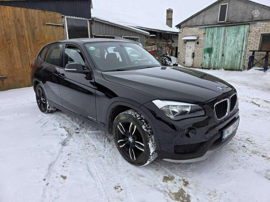 Melns BMW X1 2014 Marijampole, ar dzinēja tilpumu 2.00 L un nobraukumu 159 tūkst. km par 9700 €, foto 3 vietnē AUTOMOTO.COM.LV