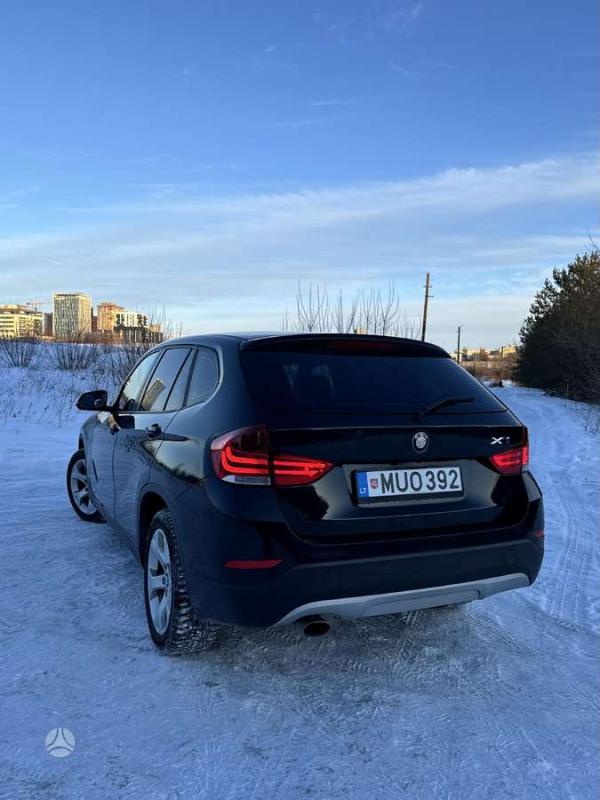 Black BMW X1 2014 in Vilnius, with an engine capacity of 1.96 L and mileage of 194 thousand km for 8400 €, photo 5 on AUTOMOTO.COM.LV
