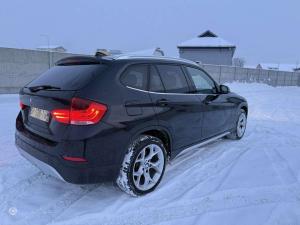 Black BMW X1 2014 in Taurage, with an engine capacity of 2.00 L and mileage of 239 thousand km for 6900 €, photo 6 on AUTOMOTO.COM.LV