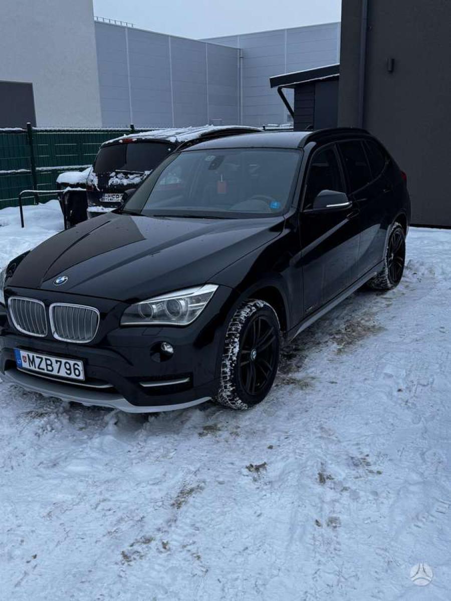 Black BMW X1 2014 in Kaunas, with an engine capacity of 2.00 L and mileage of 265 thousand km for 9800 €, photo 3 on AUTOMOTO.COM.LV