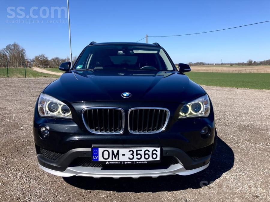 Black BMW X1 2014 in Talsi, with an engine capacity of 2.00 L and mileage of 181 thousand km for 11999 €, photo 10 on AUTOMOTO.COM.LV