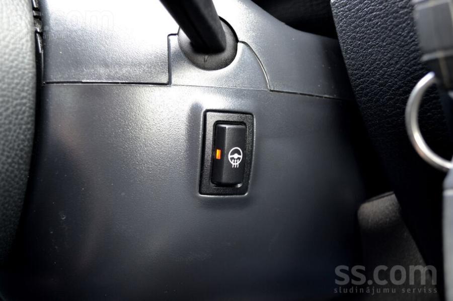Melns BMW X1 2014 Tukums, ar dzinēja tilpumu 2.00 L un nobraukumu 194 tūkst. km par 11690 €, foto 25 vietnē AUTOMOTO.COM.LV