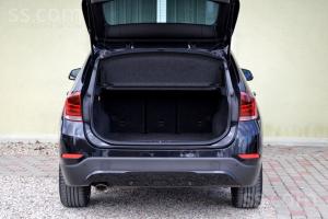 Melns BMW X1 2014 Tukums, ar dzinēja tilpumu 2.00 L un nobraukumu 194 tūkst. km par 11690 €, foto 30 vietnē AUTOMOTO.COM.LV