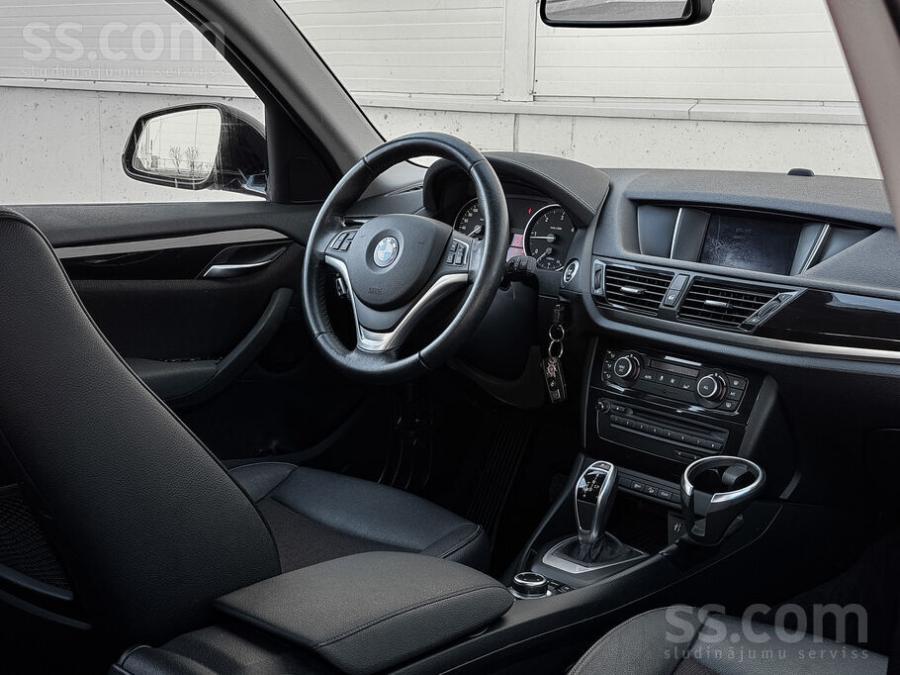 Melns BMW X1 2014 Rīga, ar dzinēja tilpumu 2.00 L un nobraukumu 0 tūkst. km par 9490 €, foto 26 vietnē AUTOMOTO.COM.LV