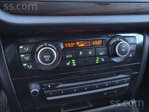 Black BMW X1 2014 in Riga, with an engine capacity of 2.00 L and mileage of 269 thousand km for 10700 €, photo 14 on AUTOMOTO.COM.LV