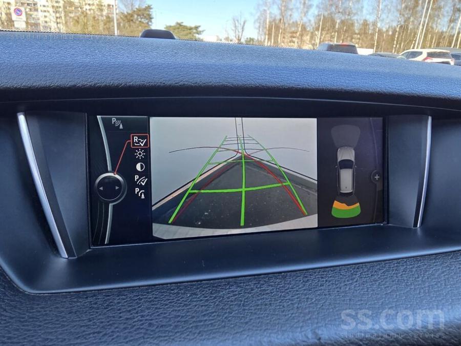 Black BMW X1 2014 in Riga, with an engine capacity of 2.00 L and mileage of 269 thousand km for 10700 €, photo 17 on AUTOMOTO.COM.LV