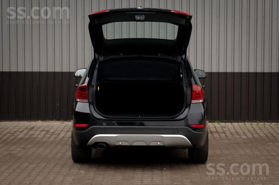 Melns BMW X1 2014 Talsi, ar dzinēja tilpumu 2.00 L un nobraukumu 255 tūkst. km par 10990 €, foto 7 vietnē AUTOMOTO.COM.LV
