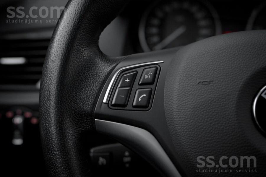 Melns BMW X1 2014 Talsi, ar dzinēja tilpumu 2.00 L un nobraukumu 255 tūkst. km par 10990 €, foto 18 vietnē AUTOMOTO.COM.LV