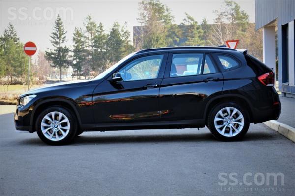 Black BMW X1 2014 in Riga, with an engine capacity of 2.00 L and mileage of 203 thousand km for 10300 €, photo 3 on AUTOMOTO.COM.LV