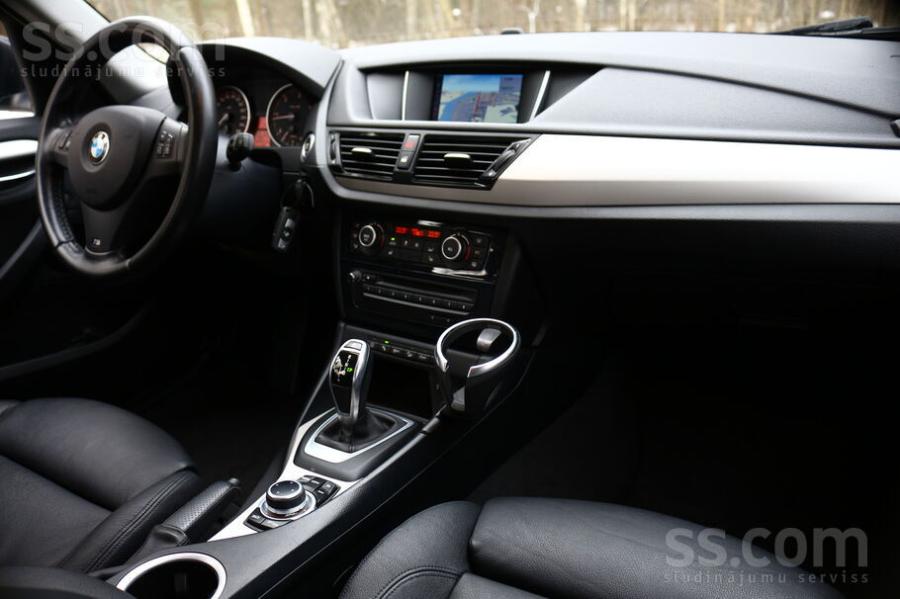 Melns BMW X1 2014 Rīga, ar dzinēja tilpumu 2.00 L un nobraukumu 203 tūkst. km par 10300 €, foto 9 vietnē AUTOMOTO.COM.LV