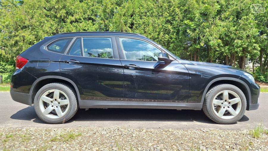 Black BMW X1 2014 in Marijampole, with an engine capacity of 2.00 L and mileage of 227 thousand km for 6900 €, photo 4 on AUTOMOTO.COM.LV