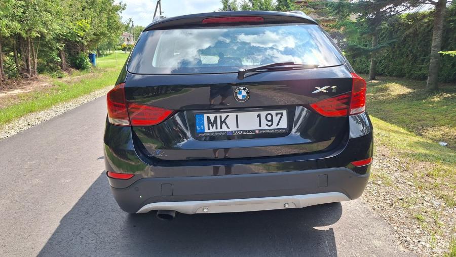 Black BMW X1 2014 in Marijampole, with an engine capacity of 2.00 L and mileage of 227 thousand km for 6900 €, photo 8 on AUTOMOTO.COM.LV