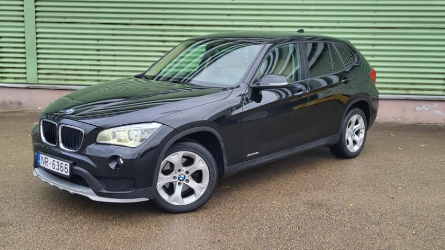 Black BMW X1 2014 in Riga, with an engine capacity of 2.00 L and mileage of 214 thousand km for 9300 €, photo 3 on AUTOMOTO.COM.LV