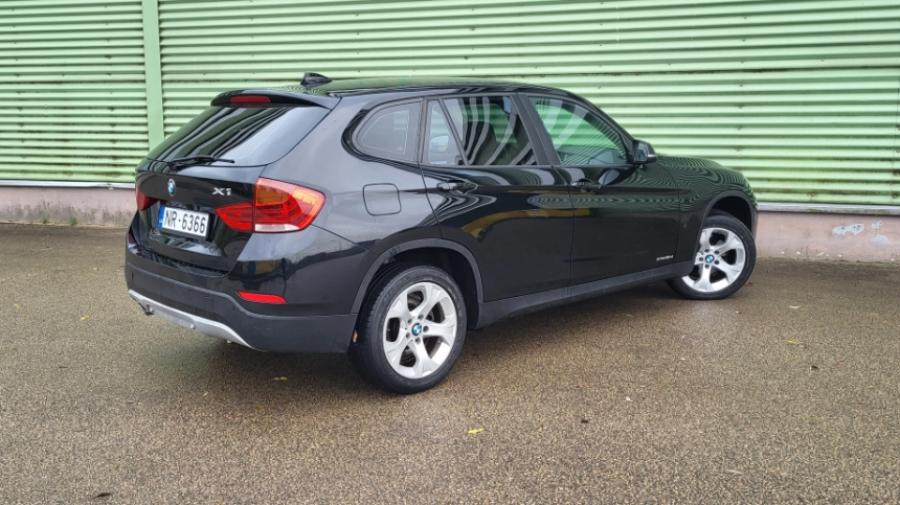 Black BMW X1 2014 in Riga, with an engine capacity of 2.00 L and mileage of 214 thousand km for 9300 €, photo 17 on AUTOMOTO.COM.LV