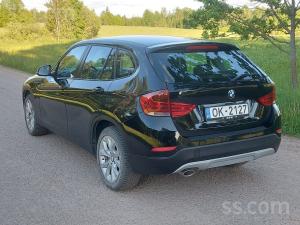 Black BMW X1 2014 in Daugavpils, with an engine capacity of 2.00 L and mileage of 142 thousand km for 6950 €, photo 5 on AUTOMOTO.COM.LV