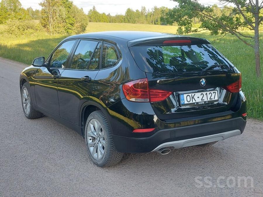 Black BMW X1 2014 in Daugavpils, with an engine capacity of 2.00 L and mileage of 142 thousand km for 6950 €, photo 5 on AUTOMOTO.COM.LV