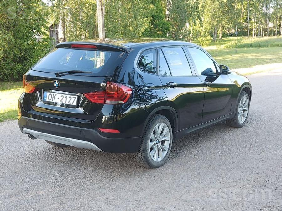 Black BMW X1 2014 in Daugavpils, with an engine capacity of 2.00 L and mileage of 142 thousand km for 6950 €, photo 6 on AUTOMOTO.COM.LV