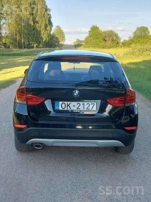 Black BMW X1 2014 in Daugavpils, with an engine capacity of 2.00 L and mileage of 142 thousand km for 6950 €, photo 7 on AUTOMOTO.COM.LV