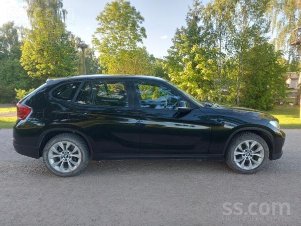 Melns BMW X1 2014 Daugavpils, ar dzinēja tilpumu 2.00 L un nobraukumu 142 tūkst. km par 6950 €, foto 7 vietnē AUTOMOTO.COM.LV