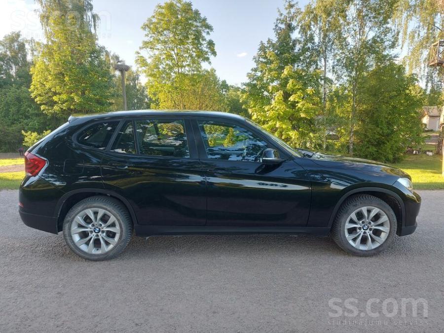Black BMW X1 2014 in Daugavpils, with an engine capacity of 2.00 L and mileage of 142 thousand km for 6950 €, photo 8 on AUTOMOTO.COM.LV
