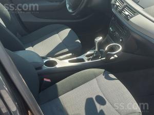 Black BMW X1 2014 in Daugavpils, with an engine capacity of 2.00 L and mileage of 142 thousand km for 6950 €, photo 11 on AUTOMOTO.COM.LV