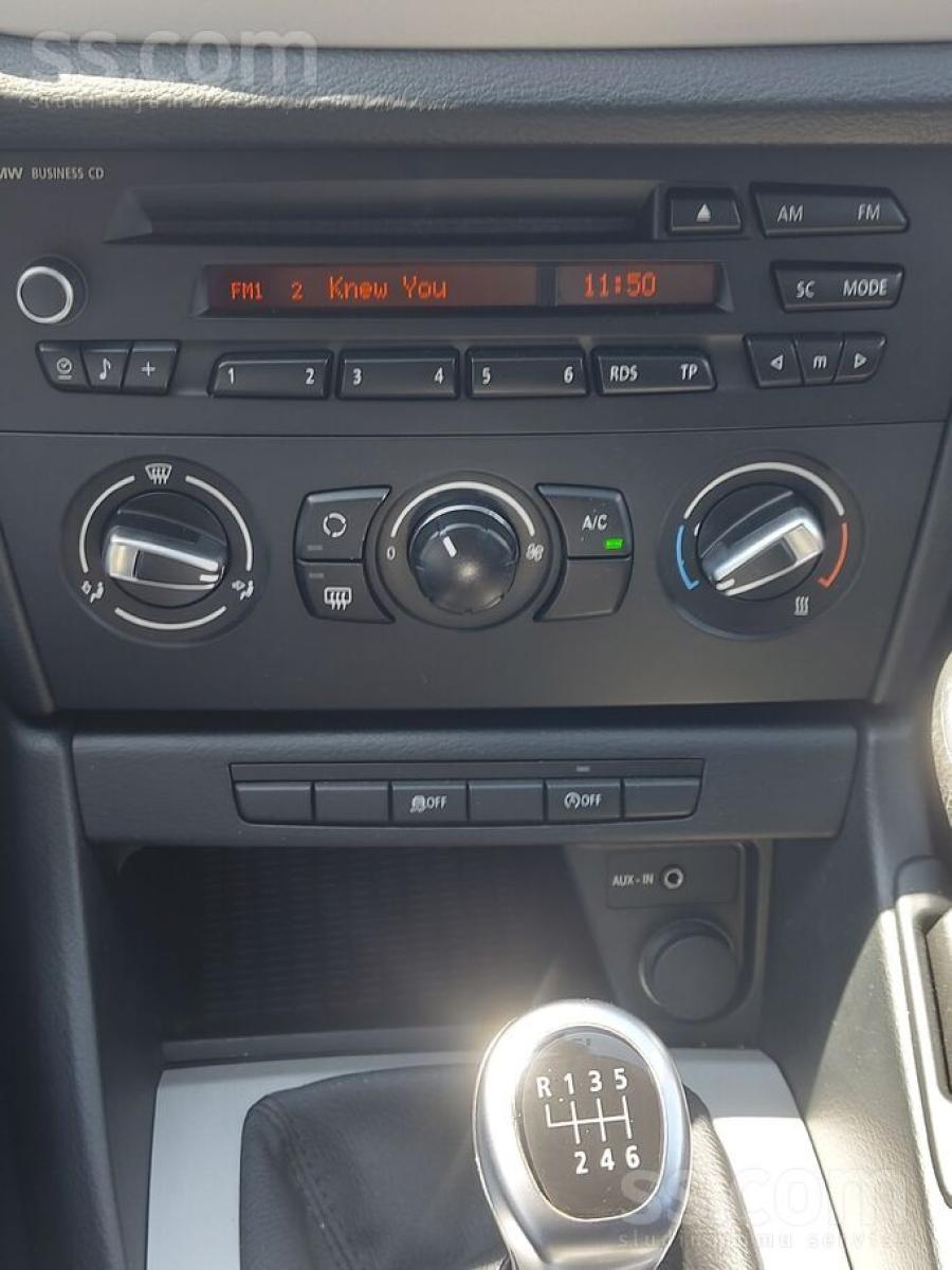 Black BMW X1 2014 in Daugavpils, with an engine capacity of 2.00 L and mileage of 142 thousand km for 6950 €, photo 13 on AUTOMOTO.COM.LV