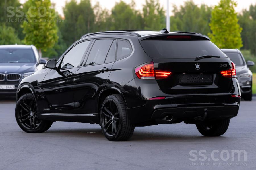 Melns BMW X1 2014 Jelgava, ar dzinēja tilpumu 2.00 L un nobraukumu 0 tūkst. km par 10800 €, foto 7 vietnē AUTOMOTO.COM.LV
