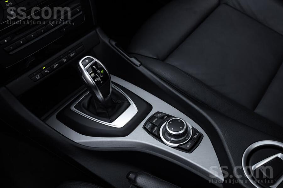 Melns BMW X1 2014 Jelgava, ar dzinēja tilpumu 2.00 L un nobraukumu 0 tūkst. km par 10800 €, foto 16 vietnē AUTOMOTO.COM.LV