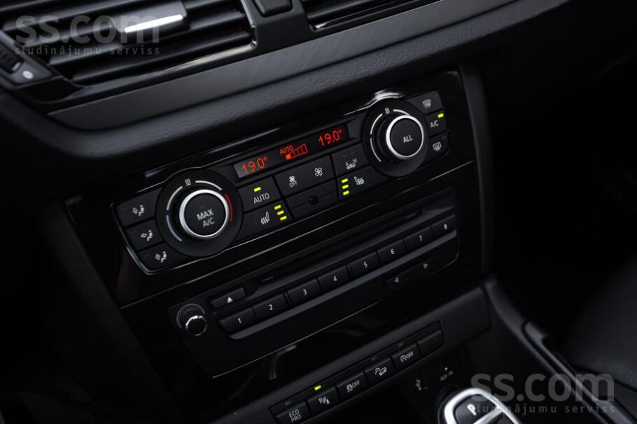 Melns BMW X1 2014 Jelgava, ar dzinēja tilpumu 2.00 L un nobraukumu 0 tūkst. km par 10800 €, foto 18 vietnē AUTOMOTO.COM.LV