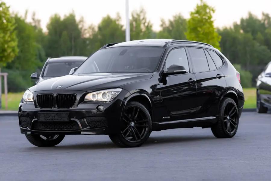 Melns BMW X1 2014 Jelgava, ar dzinēja tilpumu 2.00 L un nobraukumu 212 tūkst. km par 10800 €, foto 1 vietnē AUTOMOTO.COM.LV