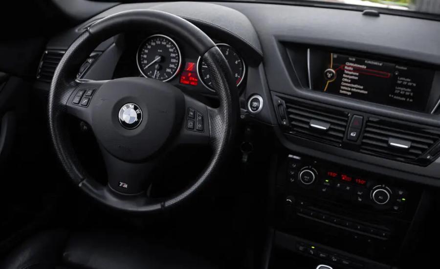Melns BMW X1 2014 Jelgava, ar dzinēja tilpumu 2.00 L un nobraukumu 212 tūkst. km par 10800 €, foto 13 vietnē AUTOMOTO.COM.LV