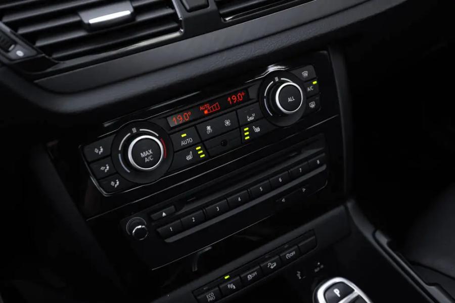 Melns BMW X1 2014 Jelgava, ar dzinēja tilpumu 2.00 L un nobraukumu 212 tūkst. km par 10800 €, foto 18 vietnē AUTOMOTO.COM.LV