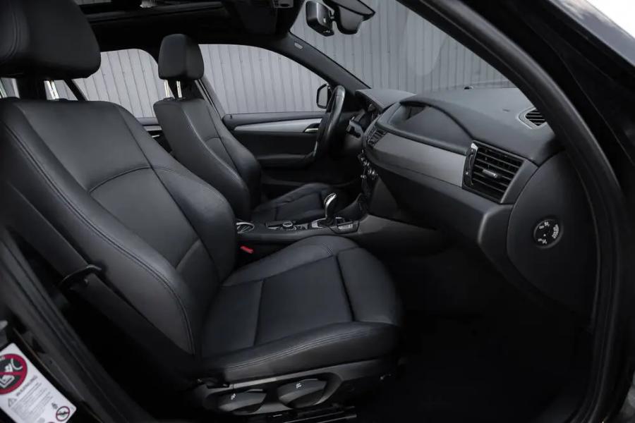 Melns BMW X1 2014 Jelgava, ar dzinēja tilpumu 2.00 L un nobraukumu 212 tūkst. km par 10800 €, foto 25 vietnē AUTOMOTO.COM.LV