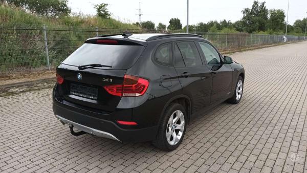 Black BMW X1 2014 in Marijampole, with an engine capacity of 2.00 L and mileage of 244 thousand km for 6500 €, photo 5 on AUTOMOTO.COM.LV
